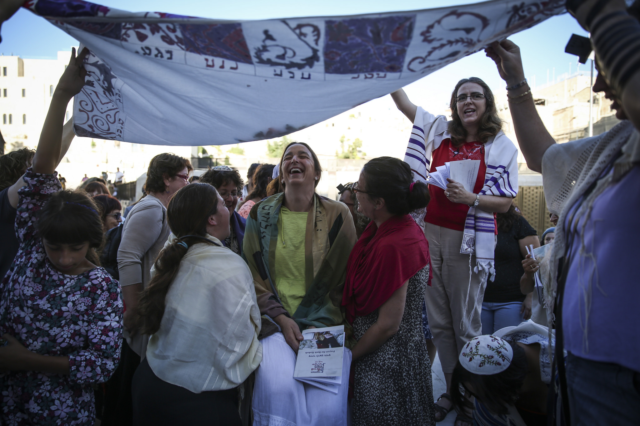 Women of the Wall Adult Bat Mitzvah Ceremonies – MEJDI Tours